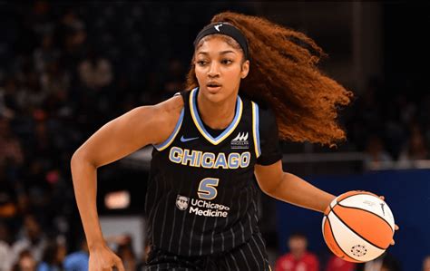 Chicago Sky Coach Makes Angel Reese Admission After Wings Game Athlon