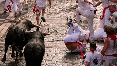 Video San Fermín Festival Opens With First Bull Run In Pamplona Euronews