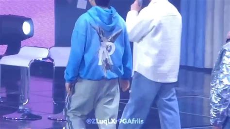 بیبی‌گرل درونش زد بیرون نماشا