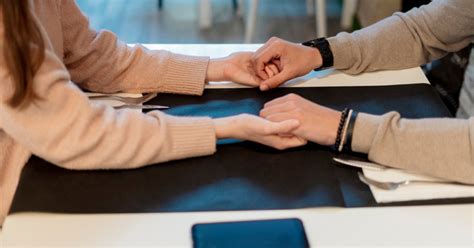 애 둘 엄마” 절친 와이프와 연애”남편 불륜 문자 Sns에 올린 아내 결국