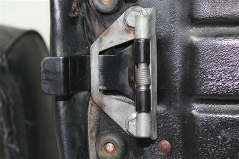 Fxr Rider And Passenger Seats Latch And Hinge 1987 Fxlr Fxrt Fxrd Fxrp