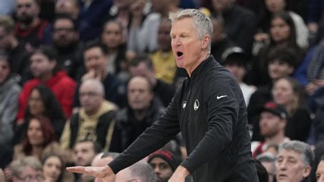 This Is Not Tennis… Steve Kerr Speaks Out Against Lebron James Three Pointer Being Ruled Out