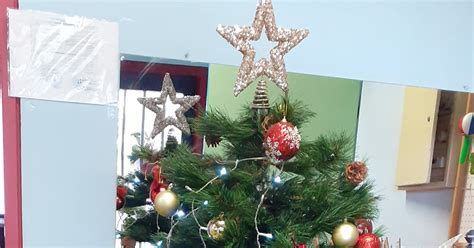 5 ΝΗΠΙΑΓΩΓΕΙΟ ΚΑΛΑΜΑΤΑΣ ΣΤΟΛΙΣΜΟΣ ΧΡΙΣΤΟΥΓΕΝΝΙΑΤΙΚΟΥ ΔΕΝΤΡΟΥ