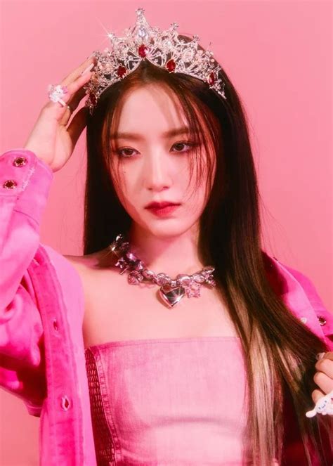 G I Dle Looks Lovely And Regal In Pink In The New Individual Teaser Photos For The 6th Mini