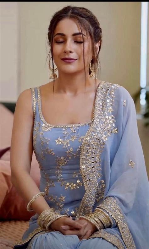 Pin By Jiya Gangwani On K Simple Indian Suits Punjabi Dress Design