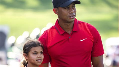 Tiger Woods Daughter Sam Serves As His Caddie At Pnc Championship