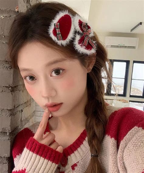 캣스트릿 무료배송 산타멜로 벨벳체크 헤어핀세트