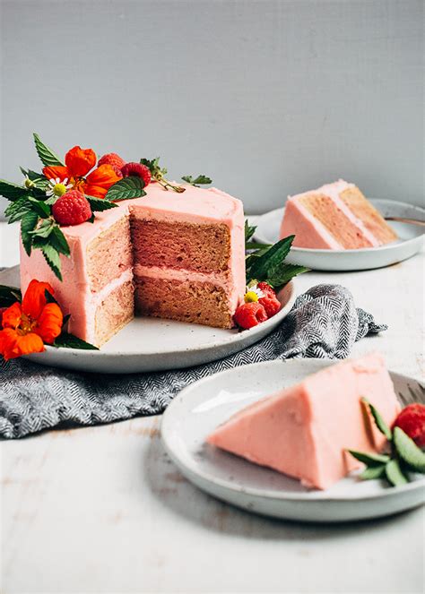Fresh Raspberry Layer Cake ⋆ Handmade Charlotte