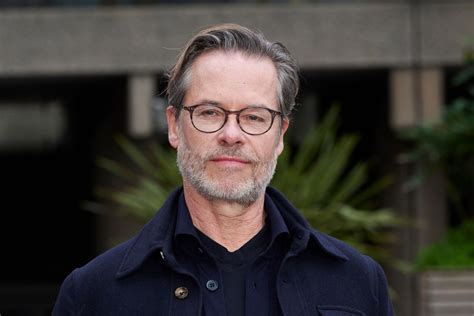 Guy Pearcelta Paljastus Halusi Lyödä Näyttelijätärtä Naamaan ”kamala Asenne”