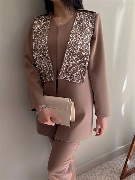 13 مدل کت مجلسی زنانه برای خانم‌های شیکی که می‌خواهند در مهمانی‌ها