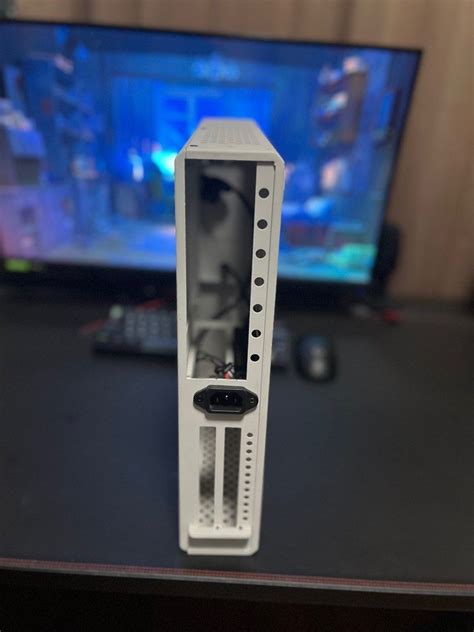 White Itx Pc Casing Computers And Tech Parts And Accessories Computer Parts On Carousell