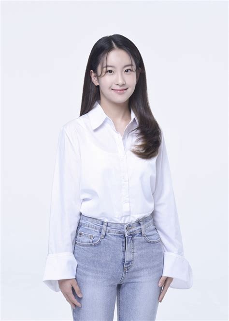 오유진 새 프로필 보니청아한 분위기 ‘눈길 스포츠 월드