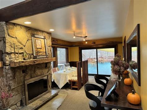 TREE TOPS RESTAURANT Updated October Photos Reviews Evergreen Ln Acme