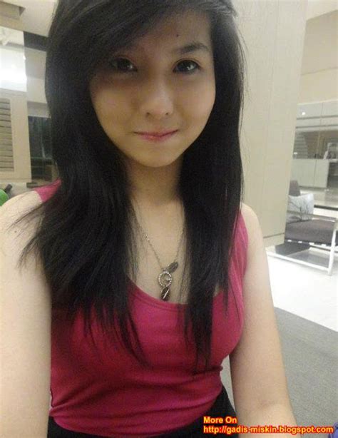 Marlinibiza Abg Cantik Yang Lagi Narsis