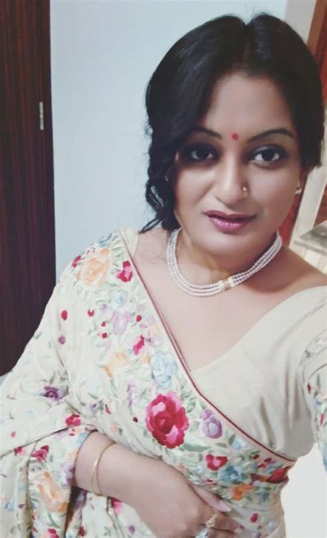 Beautiful Gorgeous Bengali Boudi Leak Re Up Desi New Pics Hd Sd DropMMS