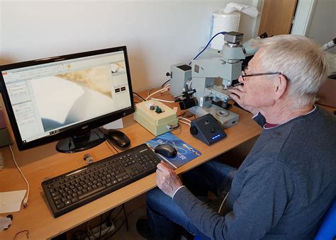 Deltapix Upgrades Customers Microscope Fastener Fixing Magazine