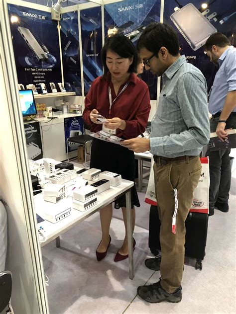 Newest Design Multi Port USB Charger Port W A Desktop USB Charging Station For Mobile