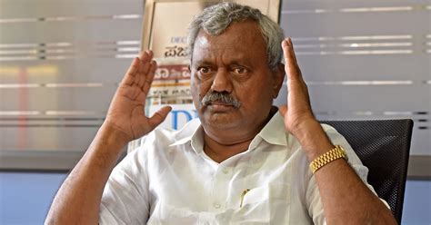 ex bjp minister s t somashekar meets karnataka cm siddaramaiah amid