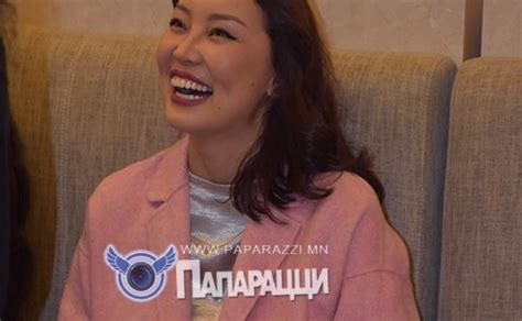 Загвар өмсөгч Дэлгэрмаа ганц бие хэвээр гунхаж явна