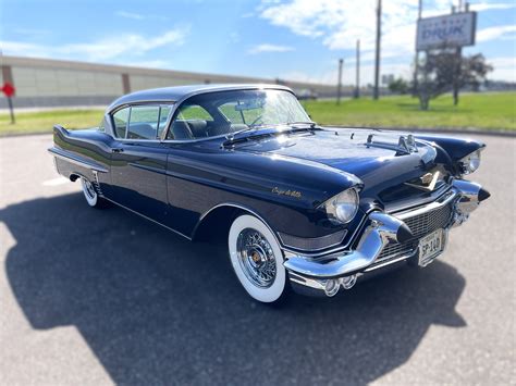 Cadillac 1957 Coupe Deville