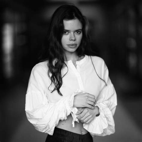 EMILY NINA LEON Monat Gallery