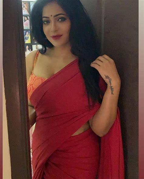 Tamil Actress Reshma Pasupuleti New Saree Photoshoot