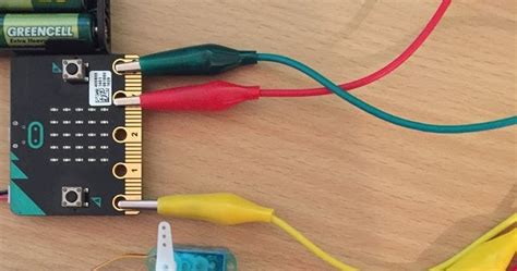 Micro Bit With Servo Motor