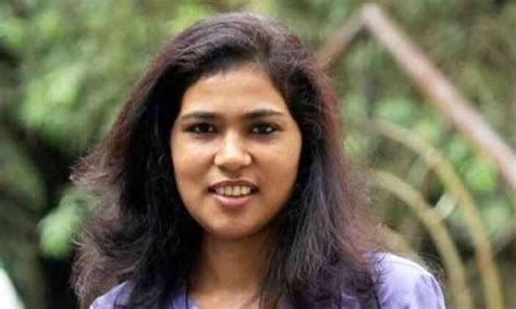 നഗ് നശരീരത്തിൽ മക്കൾ ചിത്രംവരക്കുന്ന ദൃശ്യം സമൂഹ മാധ്യമത്തിൽ രഹ്‌ന ഫാത്തിമക്കെതിരെ കേസ് Case