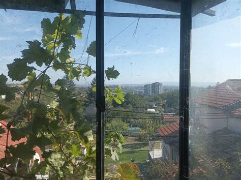 Шумен Продавам къща Двуетажна къща 60 кв м РЗП 800 кв м двор Къщи Вили Боян Българанов 1 Шу