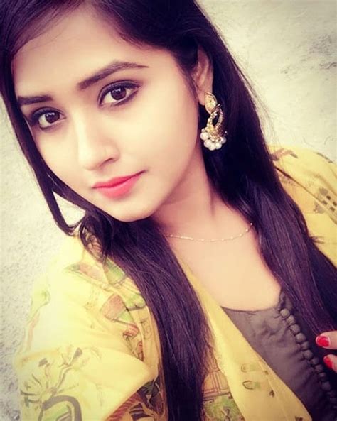 Simple Girl Wallpaper