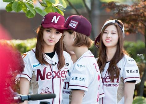 150607 Sixteen Nexen Heroes Baseball Game Rain Jacket Sixteen