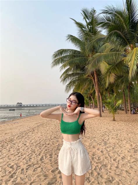 แจกพิกัดชุดสุดคิ้วท์ ใส่ถ่ายรูปริมทะเลสวยๆ แกลเลอรีที่โพสต์โดย คูมม