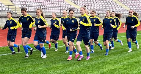 Дівоча збірна України Wu 16 з футболу провела тренувальний збір на НСК «СКІФ ЛДУФК Фото