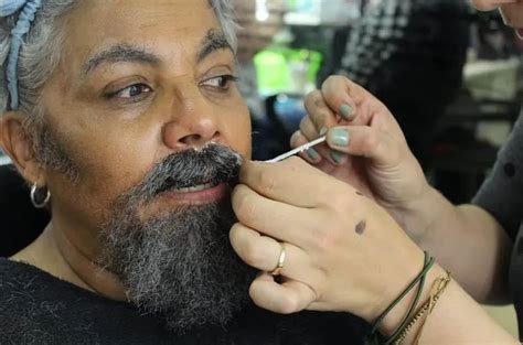 Look Vinette Ebrahim Gets Amazing Disguise For 7de Laans Vivian [pictures]