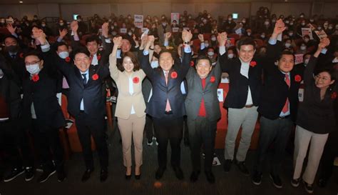 與당권주자들 친윤 배현진 지역구 행사 총출동…김장 투샷도 파이낸셜뉴스