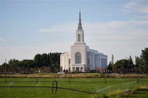 Tours Underway For Burley Idaho Temple