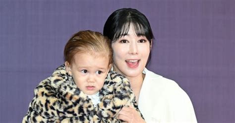 ‘자발적 비혼모 사유리 홀로 외동아들 육아 얼마나 힘들었으면 “위로받네” ‘꽃중년