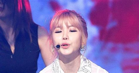 [포토] 전효성 셔츠 사이로 풍만한 가슴 노출 아찔