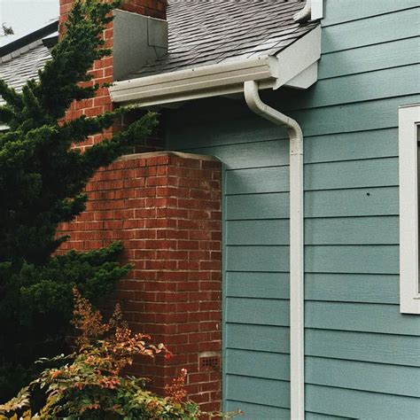How Much Does It Cost To Repair Or Replace Gutters
