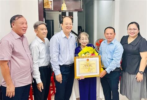 Tphcm Y M Nh Nhi U Ho T Ng Thi T Th C Ch M Lo Ng I Cao Tu I