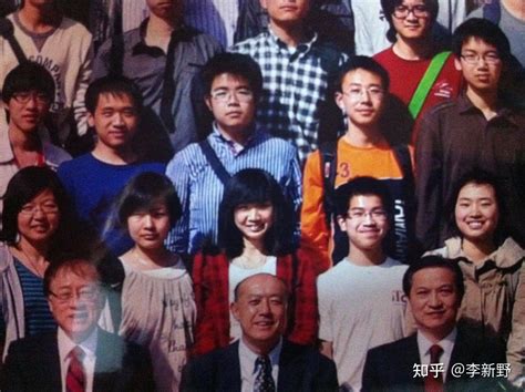 在清华的时候李新野和梁植谁比较帅？ 知乎