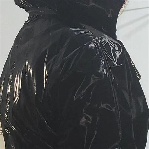 خرید و قیمت کاپشن سیلیکونی بارونی زنانه مشکی جذاب ارسال رایگان ترب