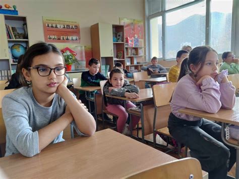 Днес посетихме 3 а клас на НУ Иван Вазов послучай Деня на четенeто и така заедно с най