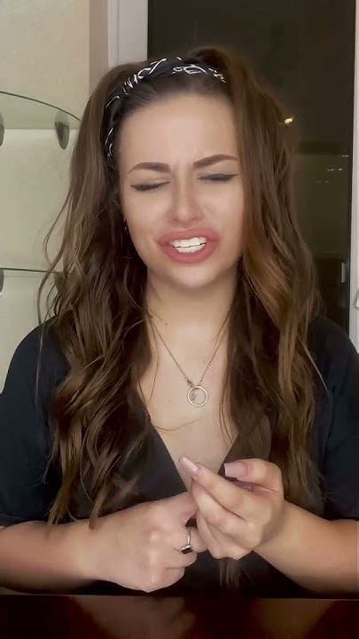 Школьница и курица Youtube