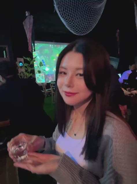 상봉 다이아는 항상 열려있습니다 이쁜 아가씨들 많아요💕💕 술마시며 편히 쉬고싶을땐 상봉다이아로 ️‍🔥 ️‍🔥 주대문의는 디엠으로~~ 덕배 Facelessy