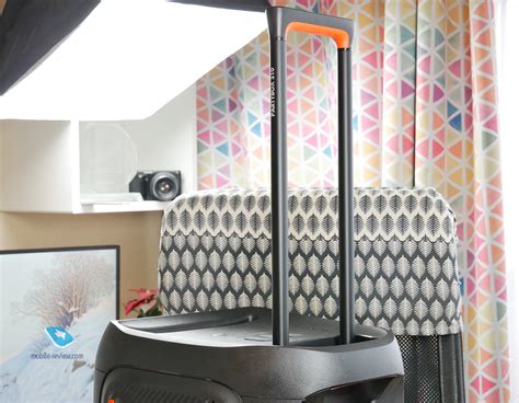 Mobile-review.com Обзор колонки JBL Partybox 310 – громогласные 240 ватт