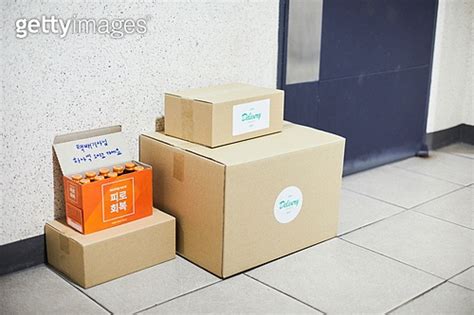 배달 일 소포 온라인쇼핑 전자상거래 쇼핑 상업활동 전자상거래 총알배송 배달 총알배송 비대면 비대면 사회이슈 이미지 Jv12016048