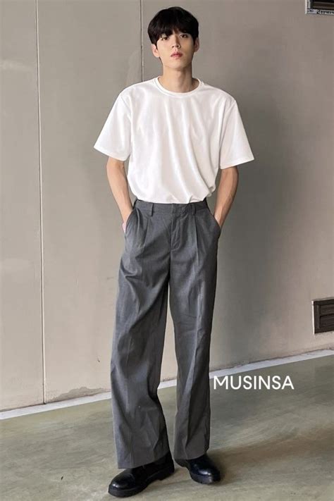 メンズ에 있는 やの님의 핀 남성용 의류 스타일 한국 패션 남자 회색 바지