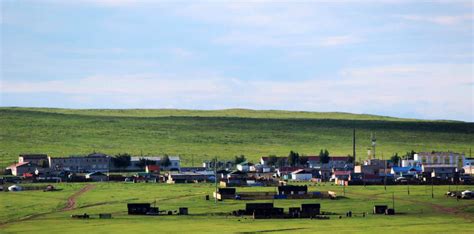 Төв аймгийн Сэргэлэн сум 158 саяар наадмын талбайгаа засварлана