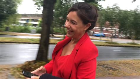 Floor Bremer Rtl Moet Even Naar De Koning Youtube